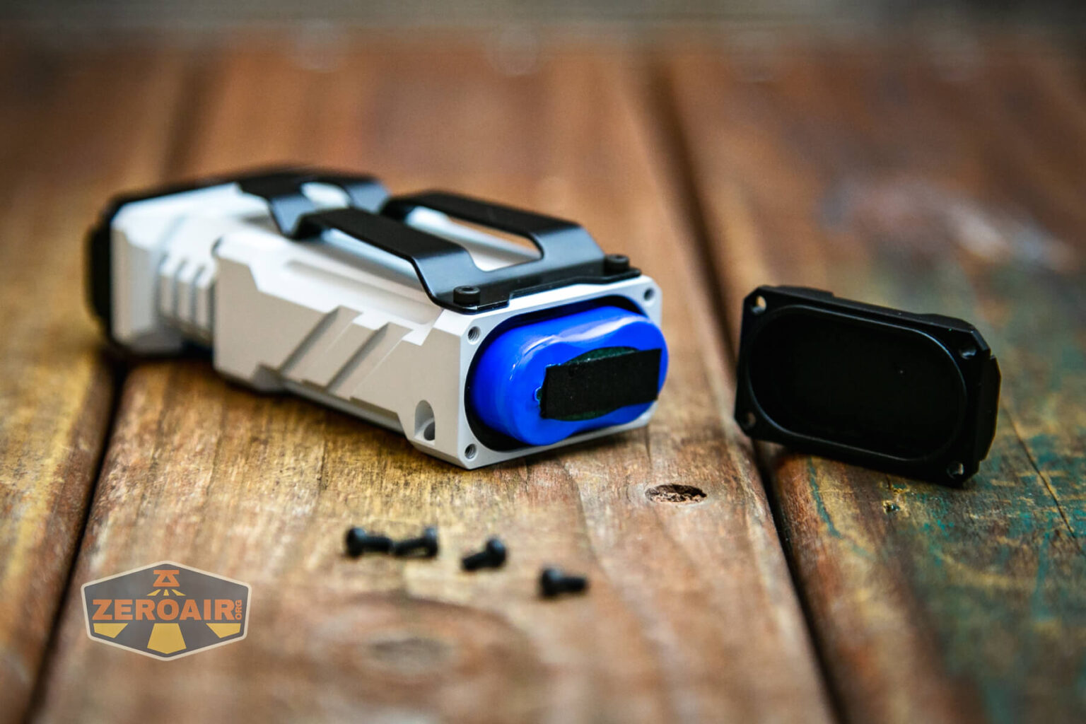 Wuben X-2 Owl Titanium Flashlight Review - ZeroAir Reviews