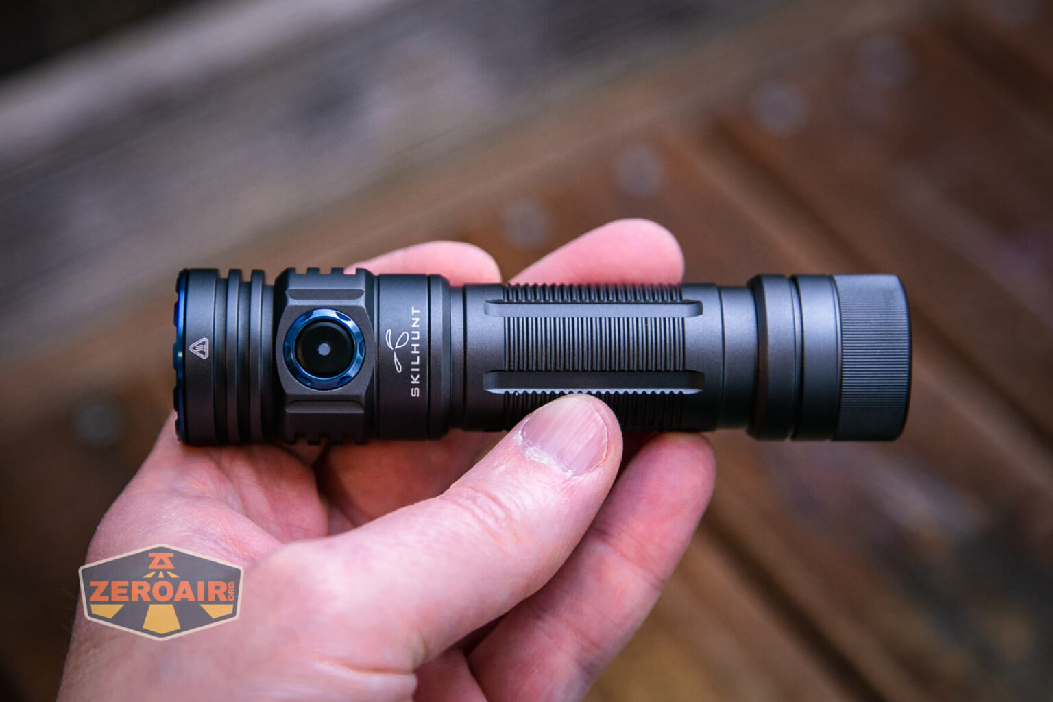 Skilhunt M300 V2 Cree High CRI Flashlight Review - ZeroAir Reviews