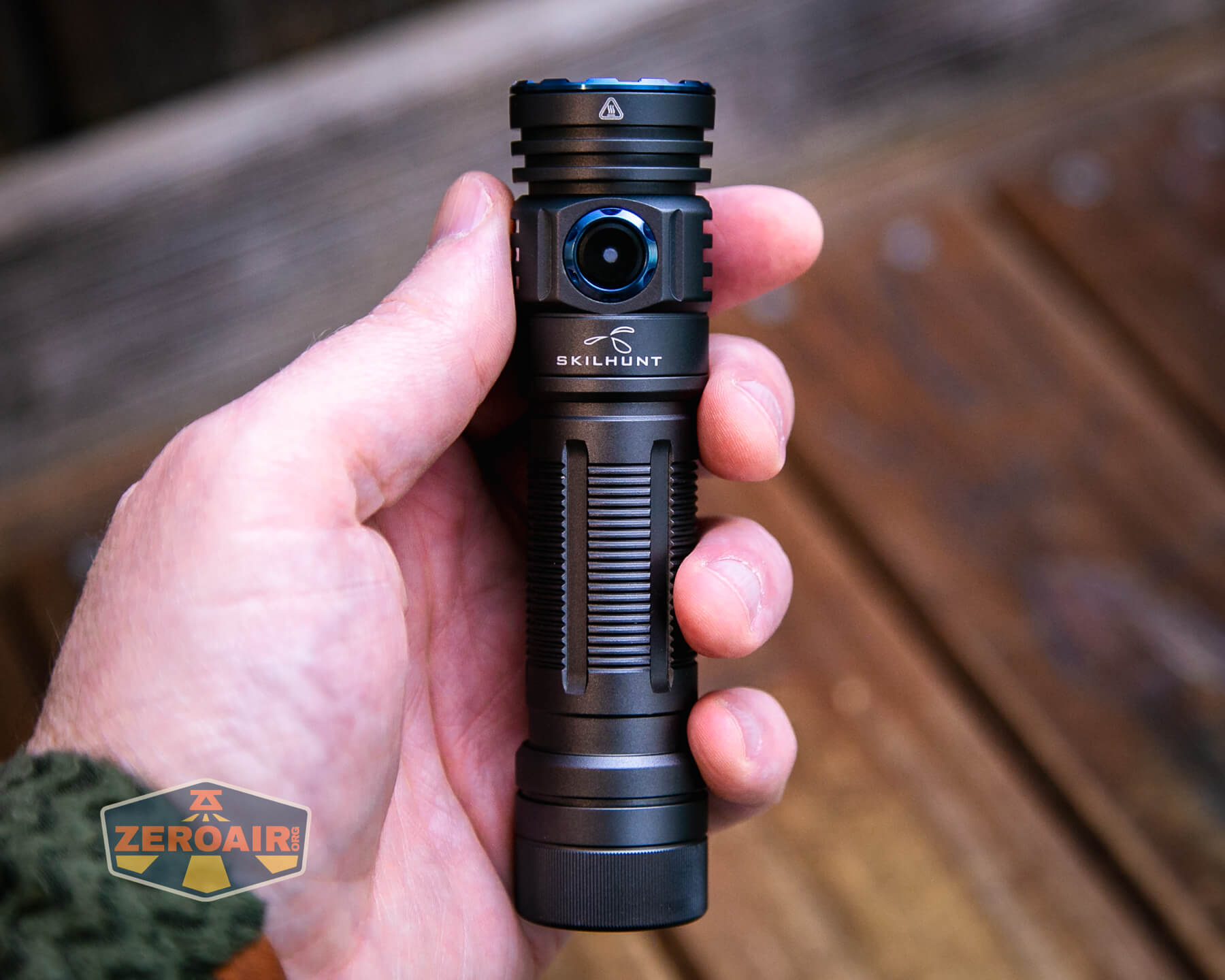 Skilhunt M300 V2 Cree High CRI Flashlight Review - ZeroAir Reviews
