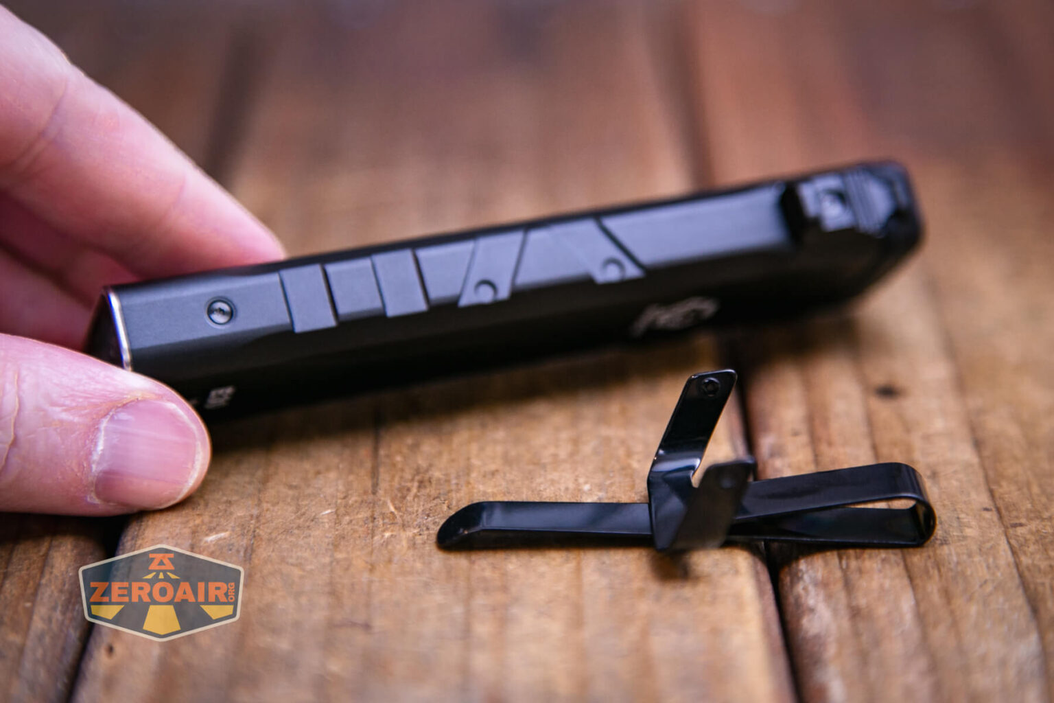 RovyVon Angel Eyes E30 Flashlight Review - ZeroAir Reviews