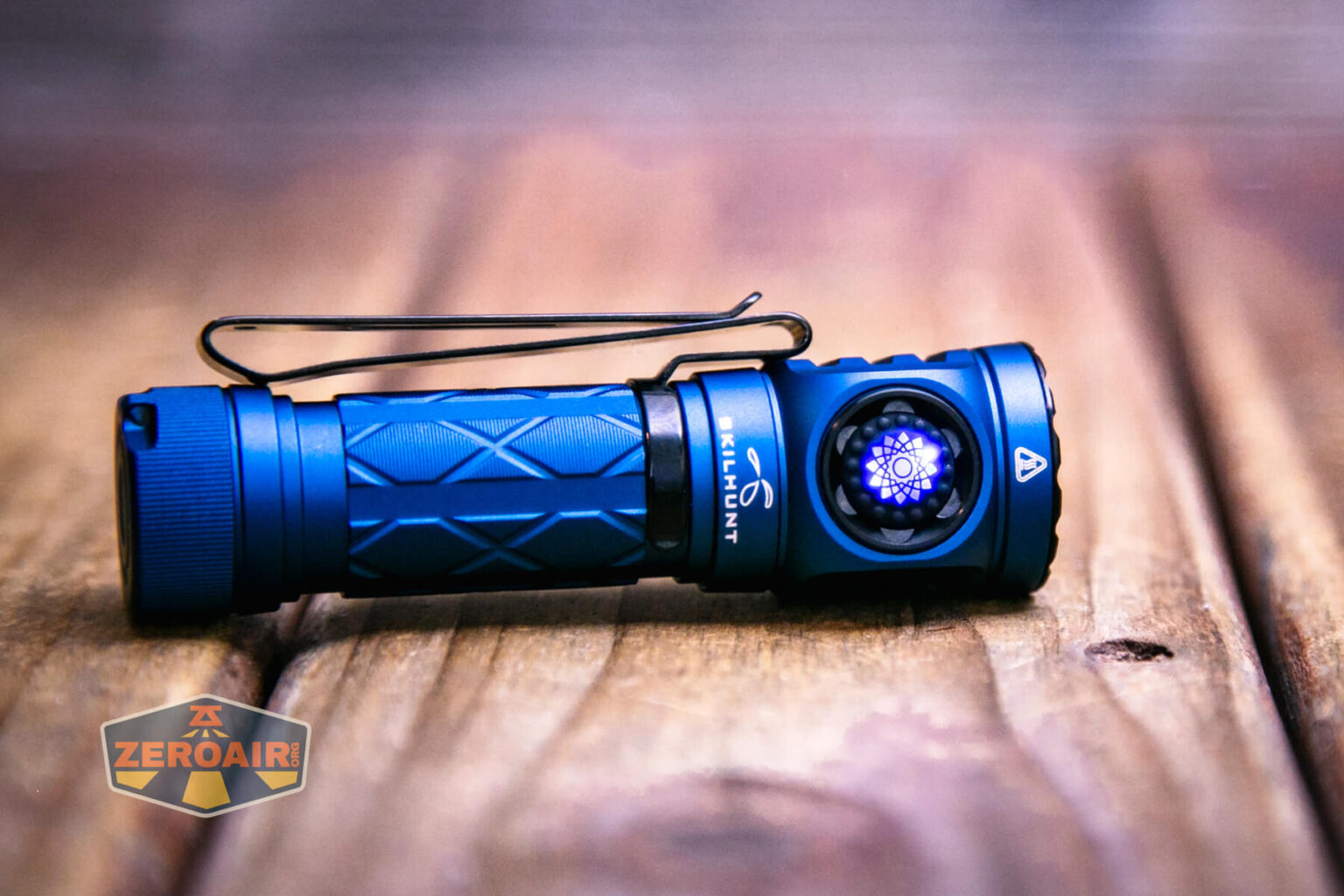 Skilhunt EC150 Luminus SFT25R Flashlight Review - ZeroAir Reviews